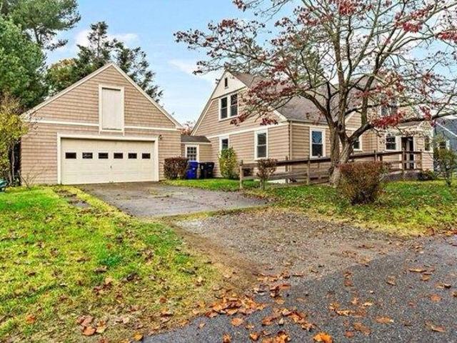 house with 3 bedroom, East Providence RI ES103928397
