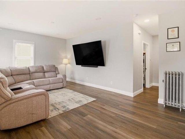 house with 3 bedroom, East Providence RI ES103969220