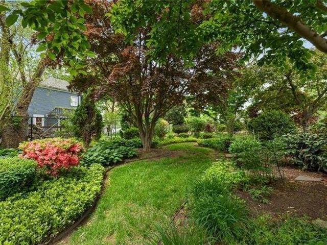 house with 3 bedroom, East Providence RI ES103161232