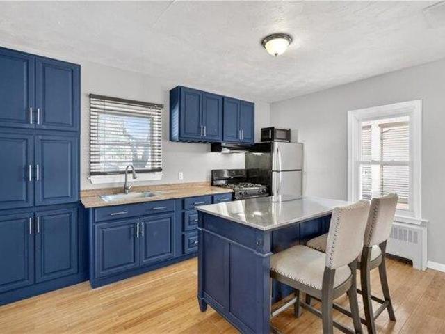 house with 3 bedroom, East Providence RI ES103188001