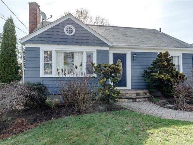house with 3 bedroom, East Providence RI ES103250807