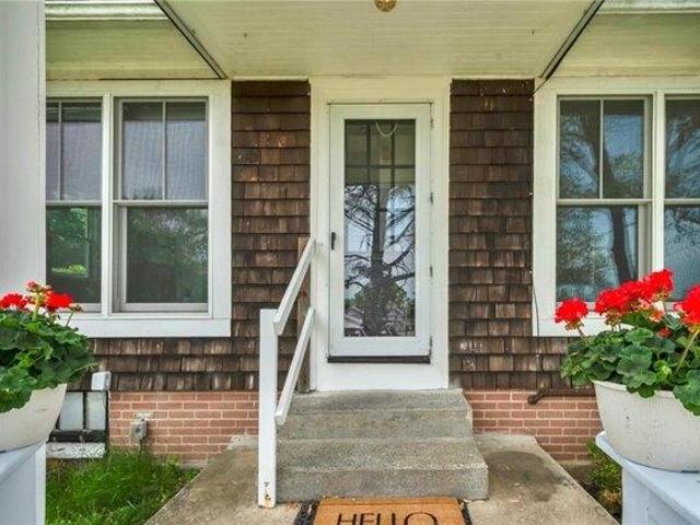 house with 3 bedroom, East Providence RI ES103250835