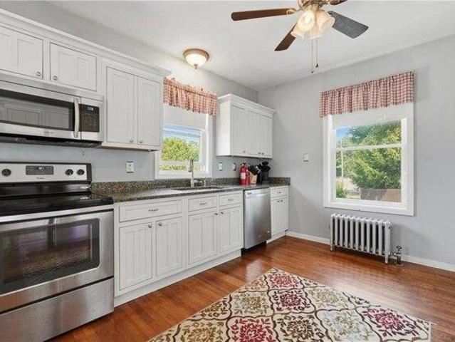house with 3 bedroom, East Providence RI ES104568489