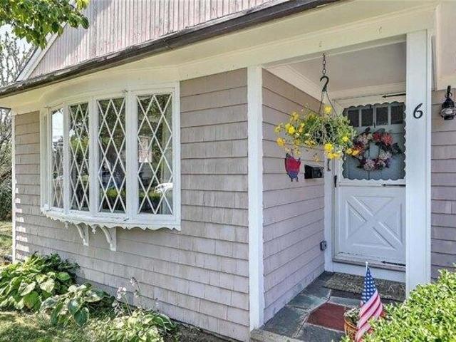 house with 3 bedroom, East Providence RI ES104571657