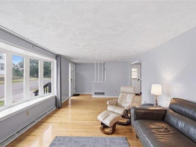 house with 3 bedroom, East Providence RI ES104836179
