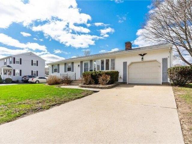 house with 3 bedroom, East Providence RI ES104836196