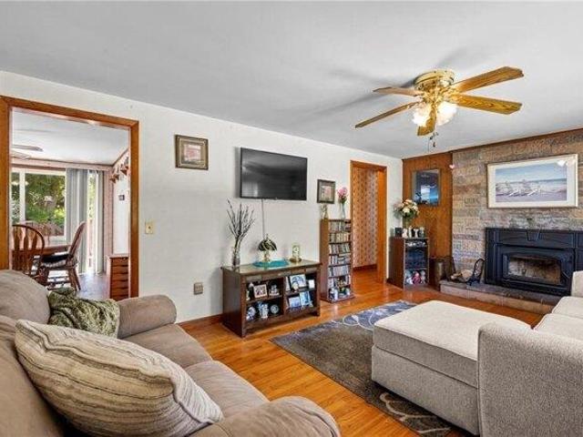 house with 3 bedroom, East Providence RI ES104851030