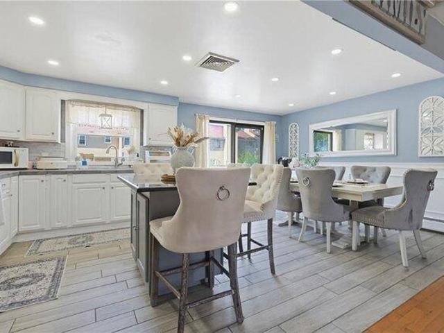 house with 3 bedroom, East Providence RI ES104869418