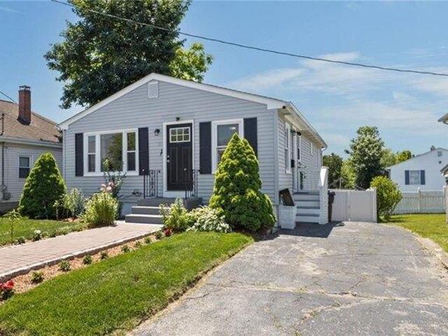 house with 3 bedroom, East Providence RI ES104007521