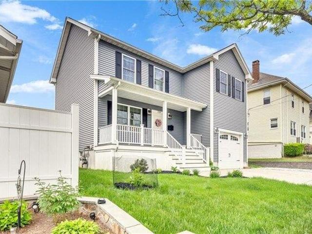 house with 3 bedroom, East Providence RI ES104148589