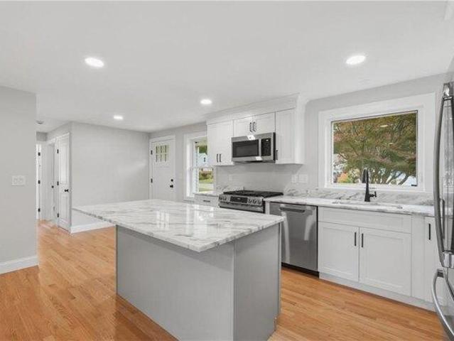 house with 3 bedroom, East Providence RI ES104189744