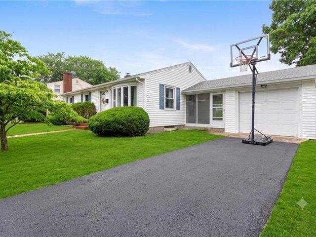 house with 3 bedroom, East Providence RI ES104296034