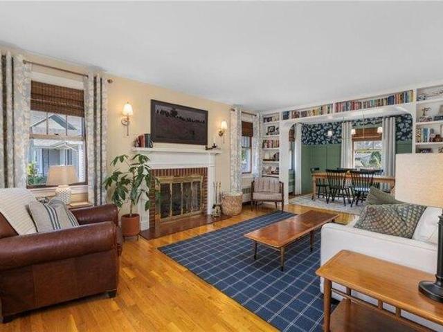 house with 3 bedroom, East Providence RI ES105417425