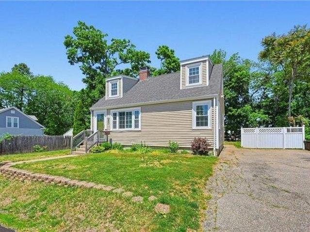 house with 3 bedroom, East Providence RI ES105079918