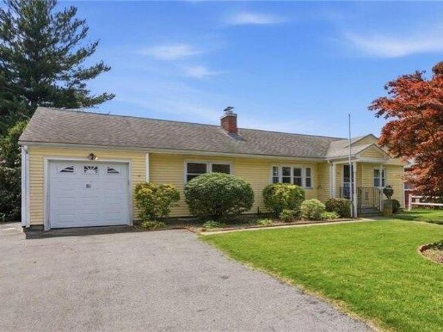 house with 3 bedroom, East Providence RI ES105116720