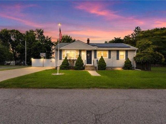 house with 3 bedroom, East Providence RI ES105140313