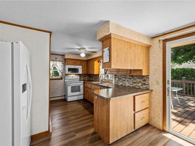 house with 3 bedroom, East Providence RI ES105158098