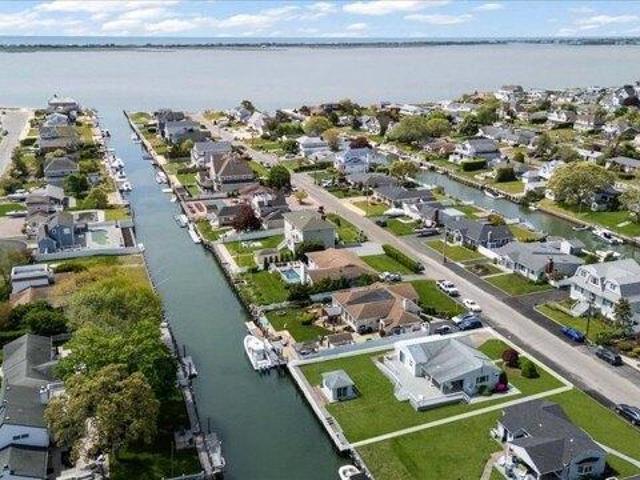 house with 3 bedroom, East Quogue NY ES104905251