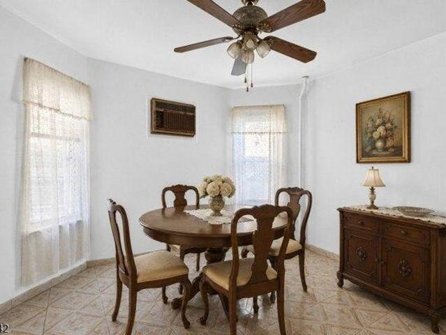 house with 3 bedroom, East Rutherford NJ ES104513153