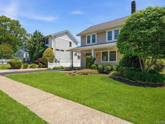 house with 3 bedroom, East Rockaway NY ES103623964