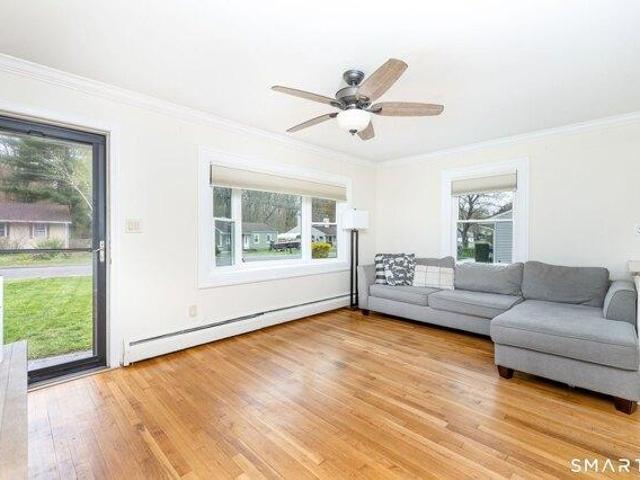 house with 3 bedroom, East Windsor CT DS101998205