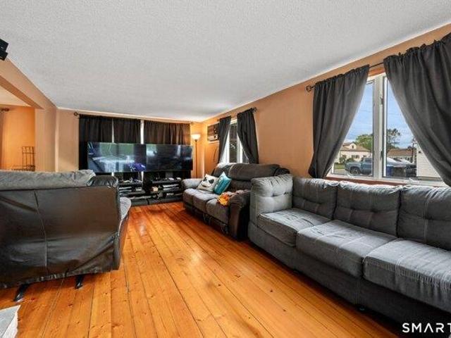 house with 3 bedroom, East Windsor CT ES105106449