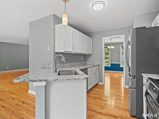 house with 3 bedroom, East Windsor CT ES105122929
