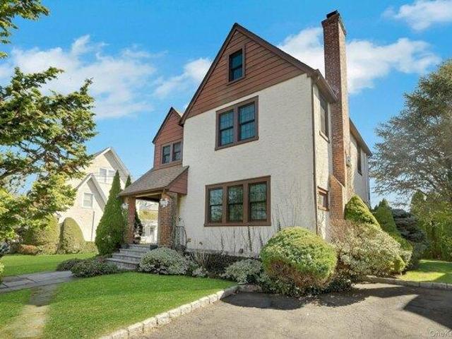 house with 3 bedroom, Eastchester NY DLS101783490