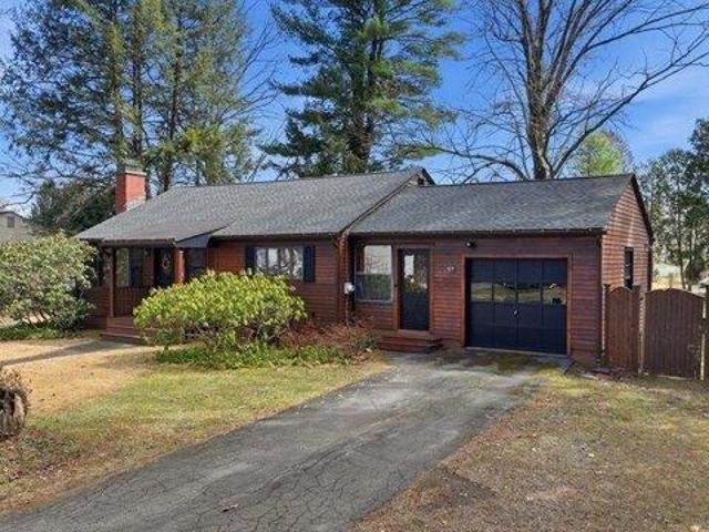 house with 3 bedroom, Easthampton MA DLS102370038