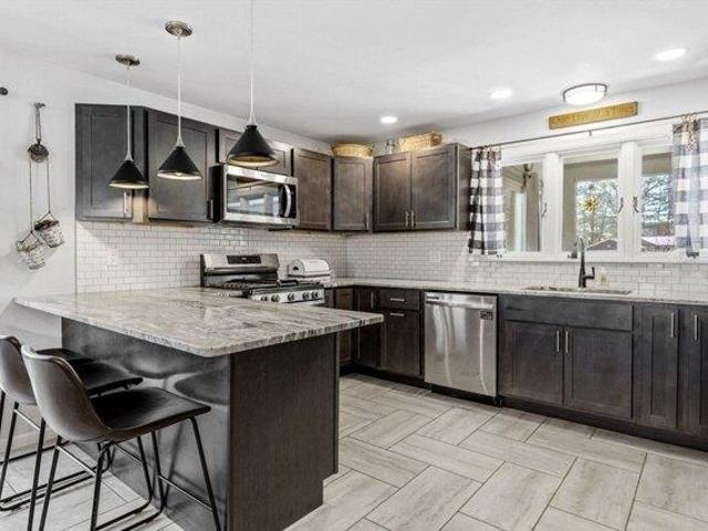house with 3 bedroom, Easthampton MA ES103247971