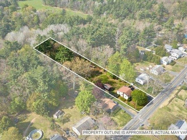 house with 3 bedroom, Easthampton MA ES103444622