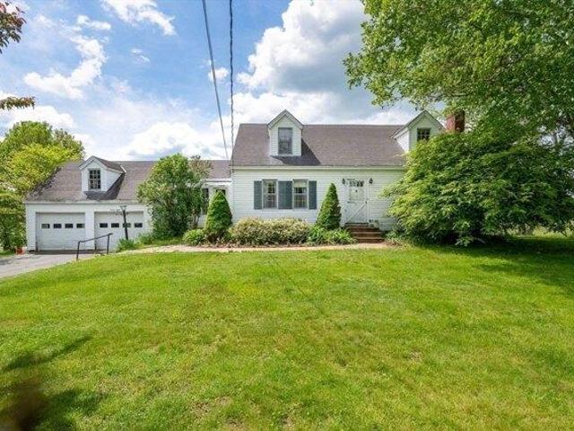 house with 3 bedroom, Easthampton MA ES103439647