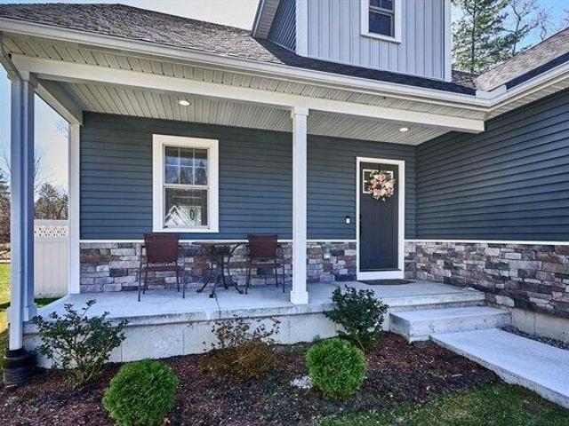 house with 3 bedroom, Easthampton MA ES103774180