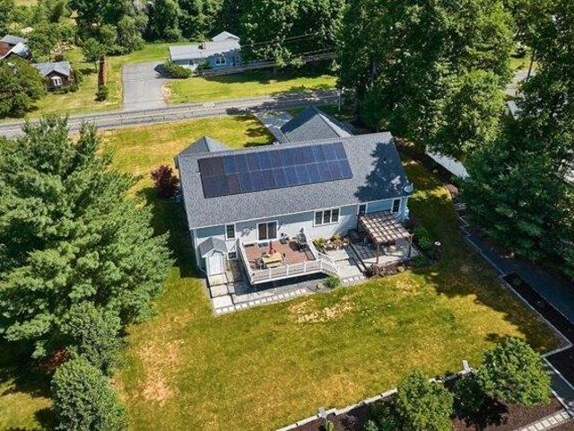 house with 3 bedroom, Easthampton MA ES103807557