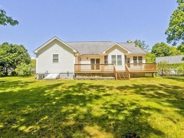house with 3 bedroom, Easthampton MA ES103809939