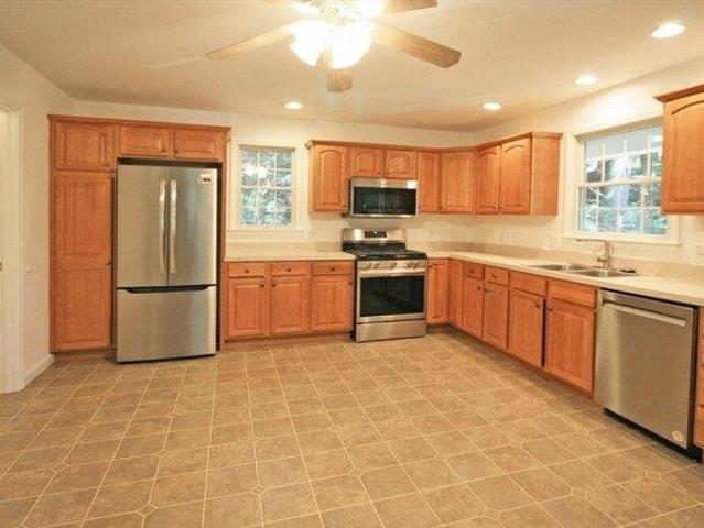 house with 3 bedroom, Easthampton MA ES104808309