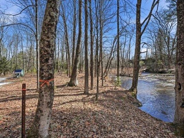 house with 3 bedroom, Easthampton MA ES104809509