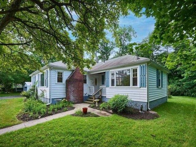 house with 3 bedroom, Easthampton MA ES104994804