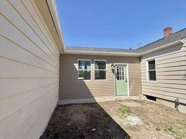 house with 3 bedroom, Easthampton MA ES104904838