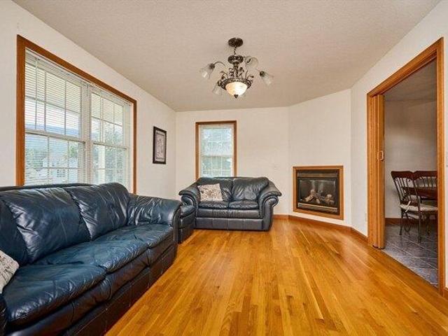 house with 3 bedroom, Easthampton MA ES105095919
