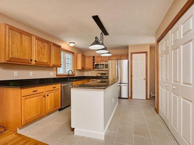 house with 3 bedroom, Easthampton MA ES105171870