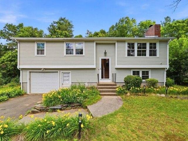 house with 3 bedroom, Easthampton MA ES105190904