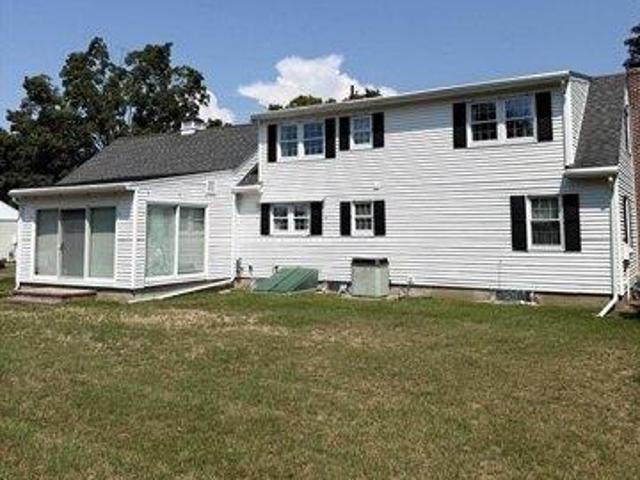 house with 3 bedroom, Easthampton MA ES105116320