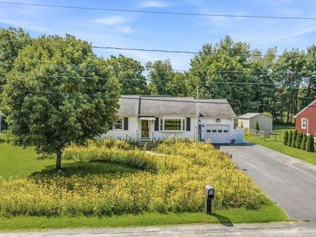 house with 3 bedroom, Easthampton MA ES105207671