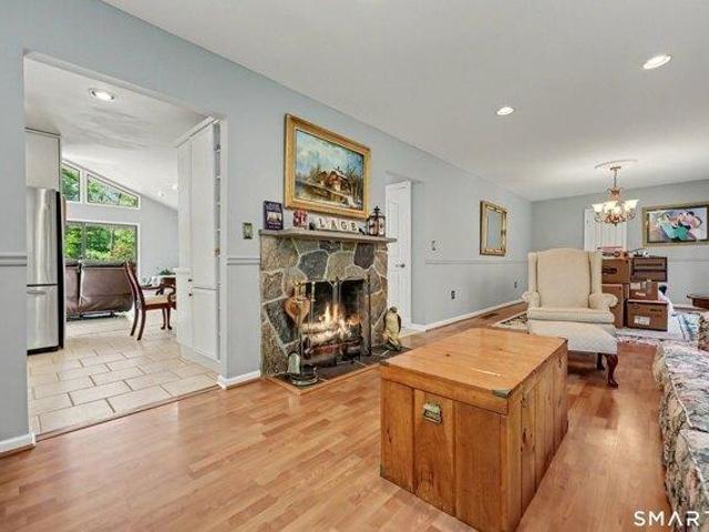 house with 3 bedroom, Easton CT ES103435247