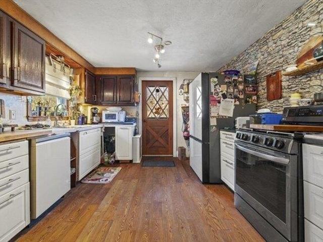 house with 3 bedroom, Easton MA ES102961421