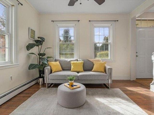 house with 3 bedroom, Easton MA ES103433247