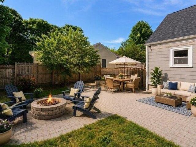 house with 3 bedroom, Easton MA ES103437027
