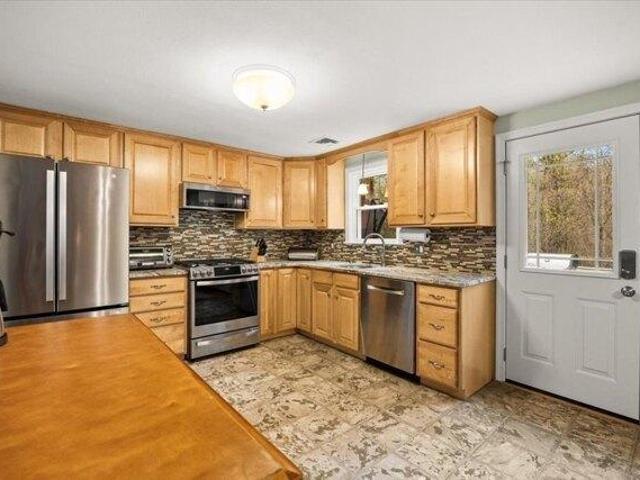 house with 3 bedroom, Easton MA ES103017958
