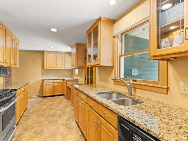house with 3 bedroom, Easton MA ES105082402